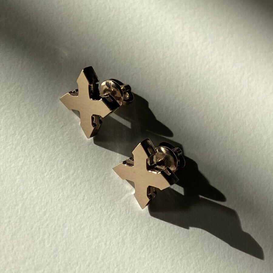 STUD "STAR" / SOLID GOLD - Hands Remember